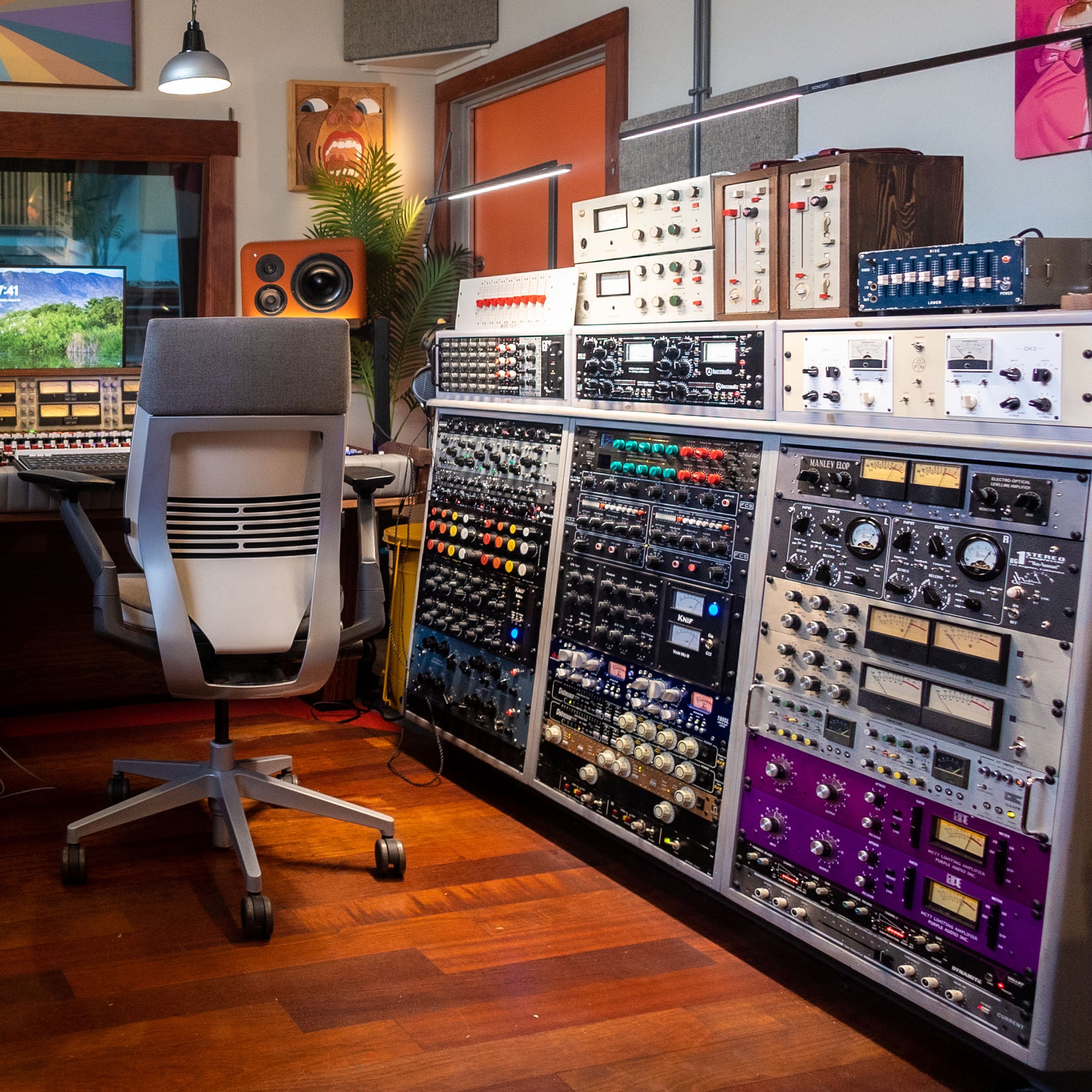 OUTBOARD – Soviet American Audio Systems